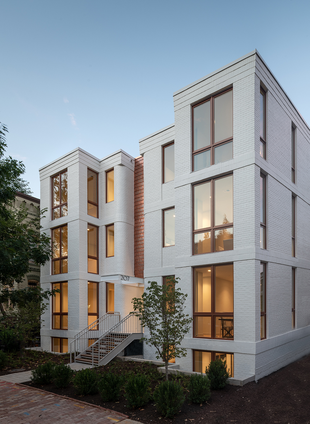 HOW CAN THE ROWHOUSE BECOME A MICRO COMMUNITY? | EL Studio Architecture